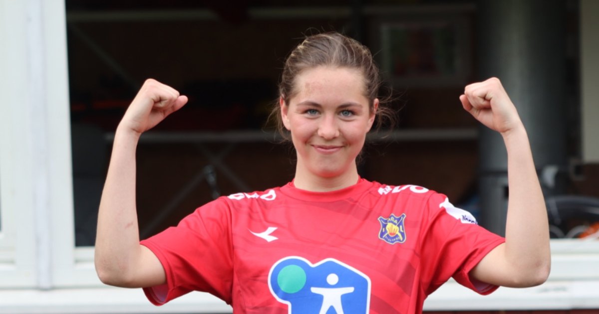 Julie Steen er klar for flere år i Røa / Røa Fotball Elite