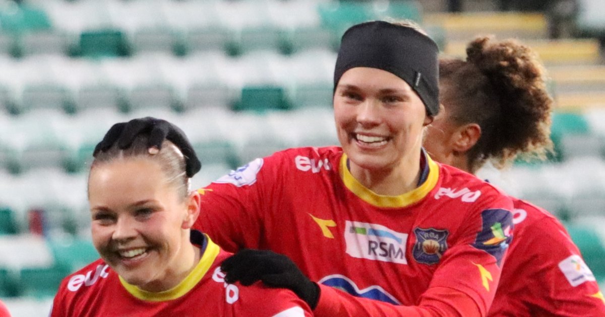 Takk for nå Synne, Martine, Sara og Nadia / Røa Fotball Elite